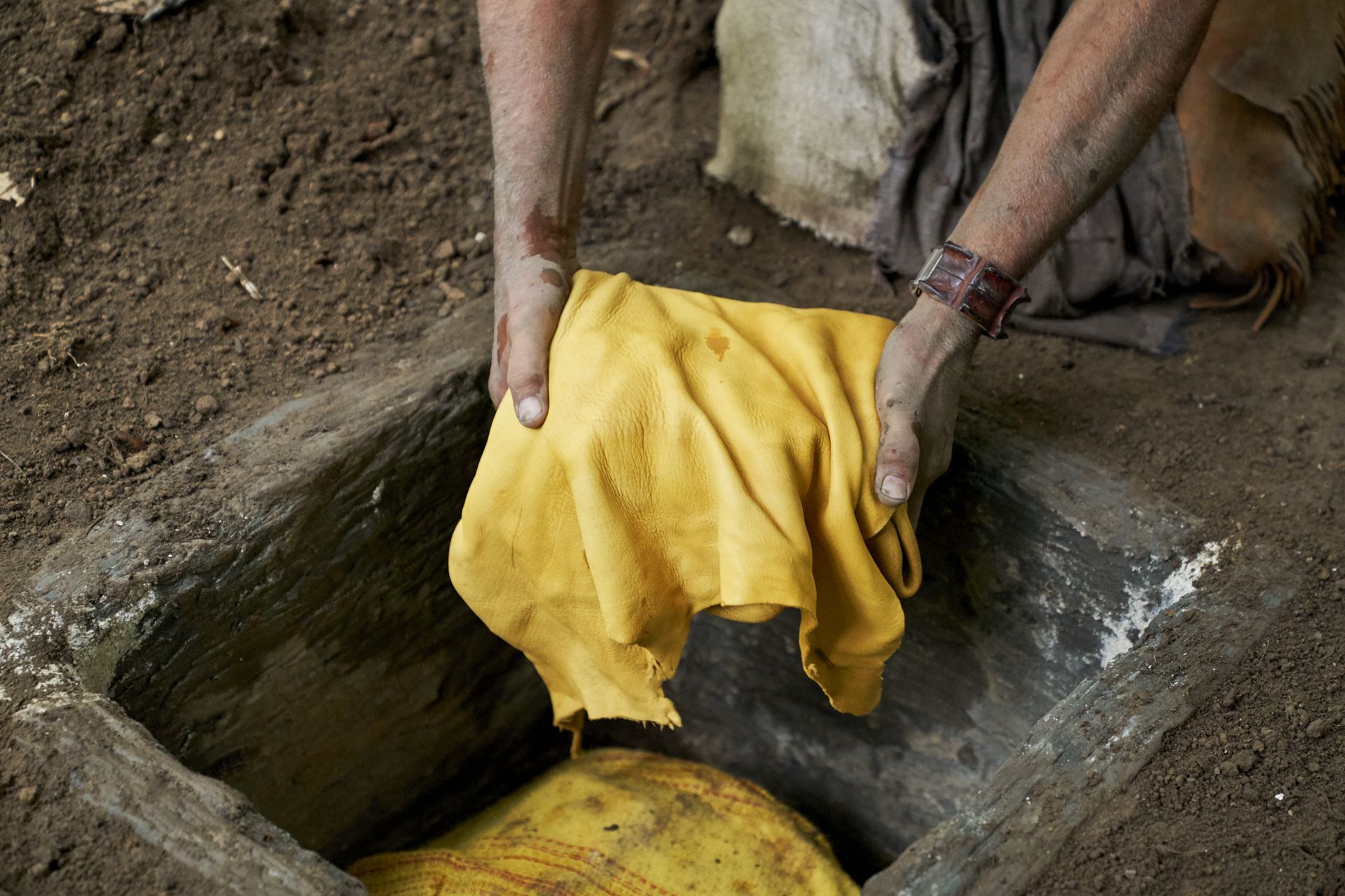 Moroni, Son of Mormon, Placing the Plates in the Ground